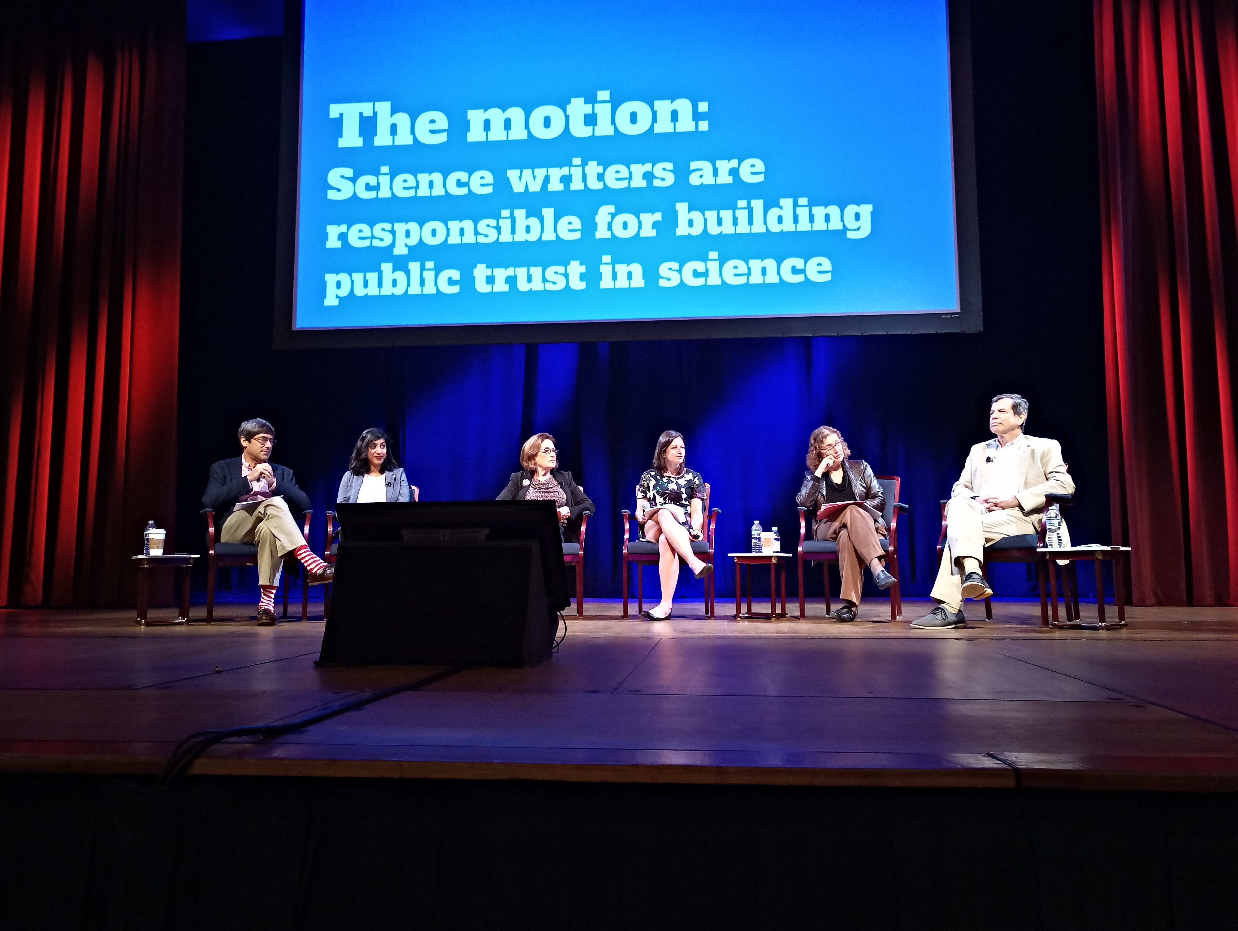 Should science writers be responsible for building public trust in ...